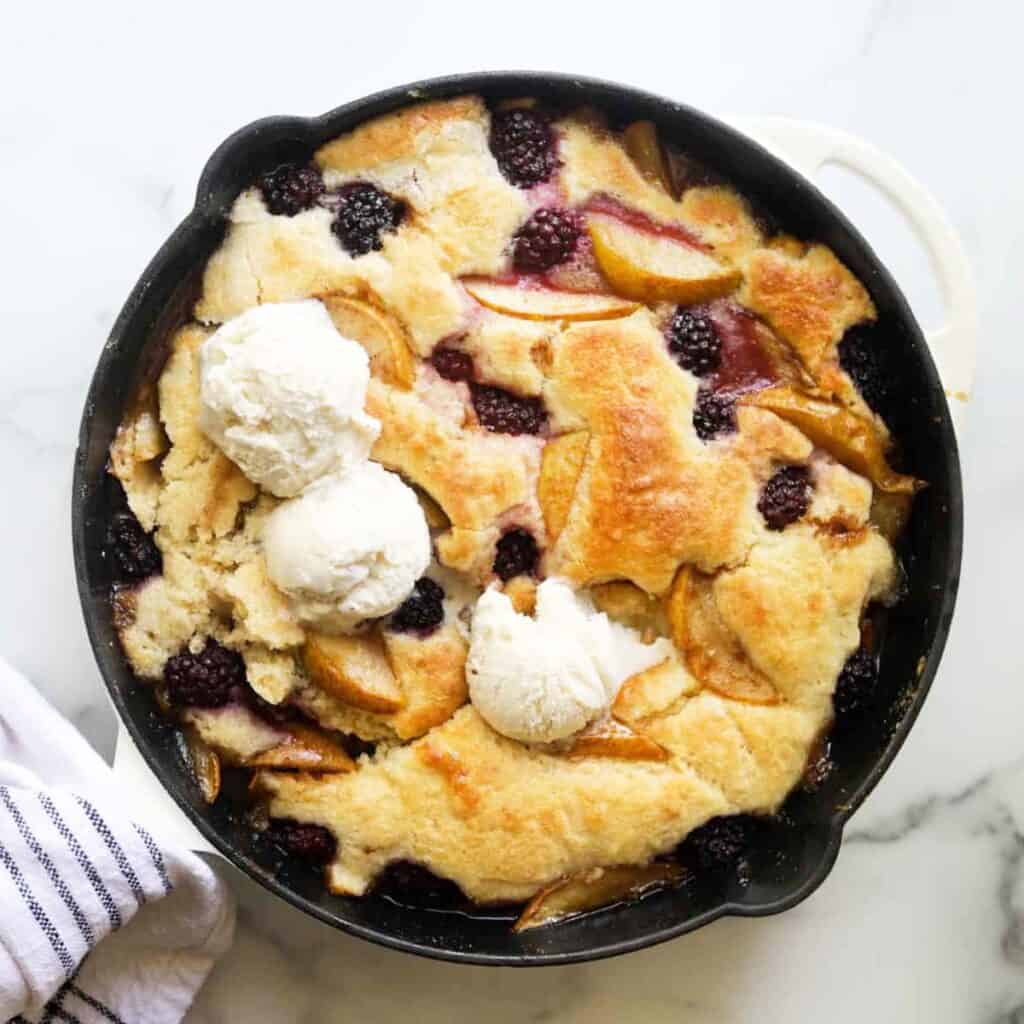 The Best Sweet Blackberry Recipes - Drinks & Desserts! - Daily Desserting