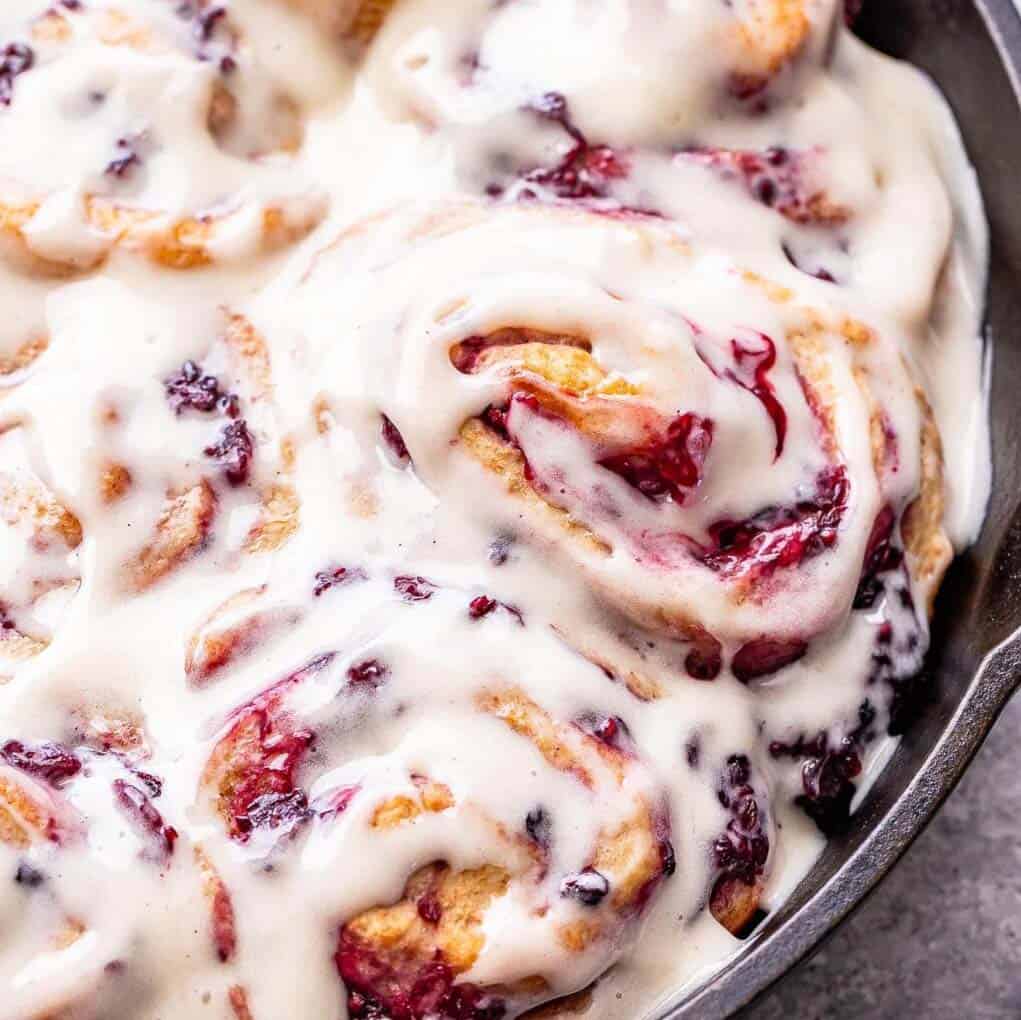 The Best Sweet Blackberry Recipes - Drinks & Desserts! - Daily Desserting